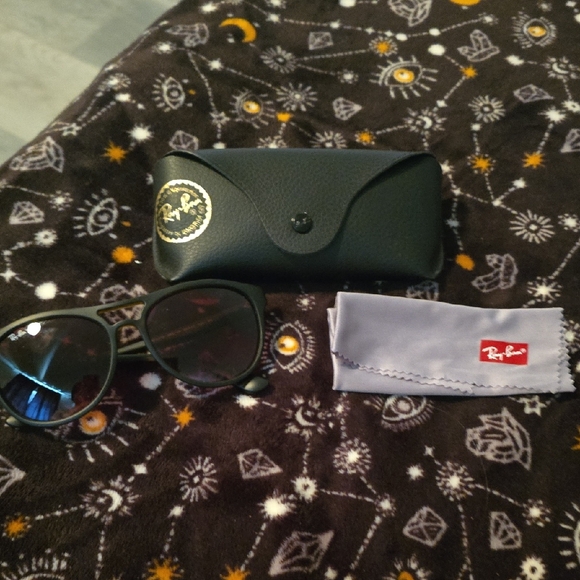 Ray-Ban | Accessories | Rayban Black Sunglasses With Case And Cloth ...